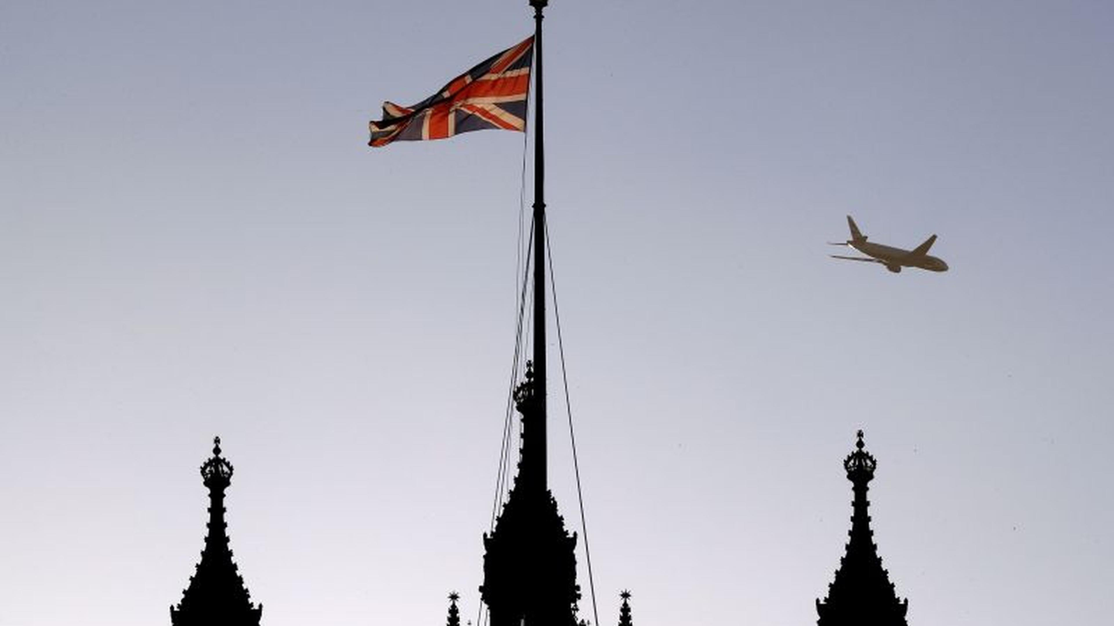 Uk On Track For 4 Hit To Economy From Brexit Luxembourg Times